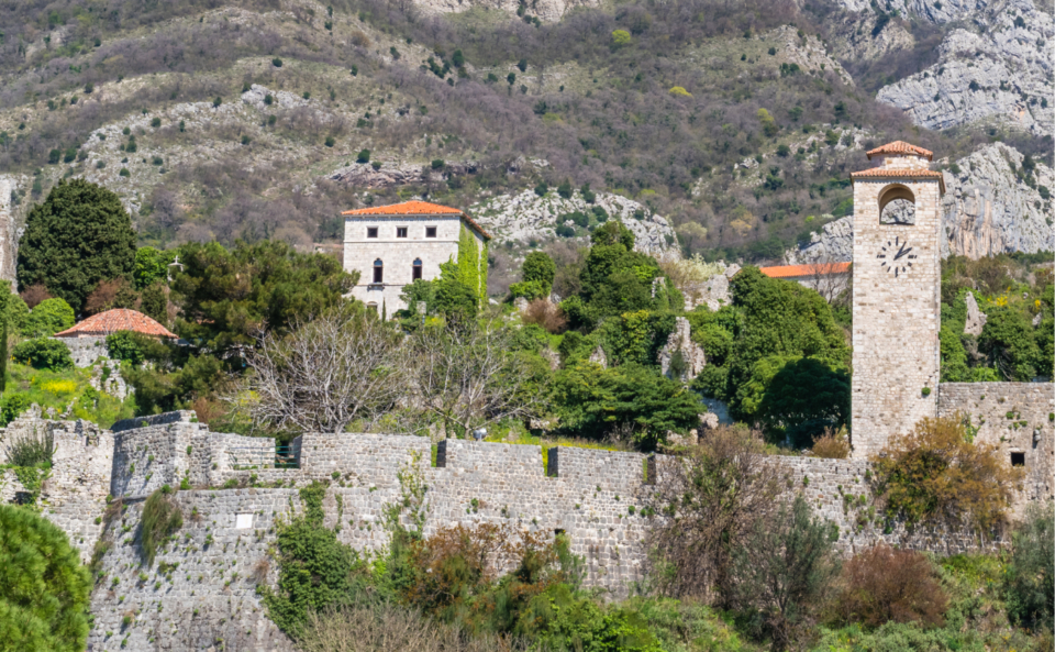 Stari Bar ☆ Entdecke die Highlights der alten Stadt Bar!